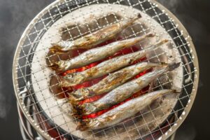 【BBQを七輪で】料理も焚火もこれ一つ、キャンプで七輪をオススメする5つの理由 | らくキャン SAGAMIHARA